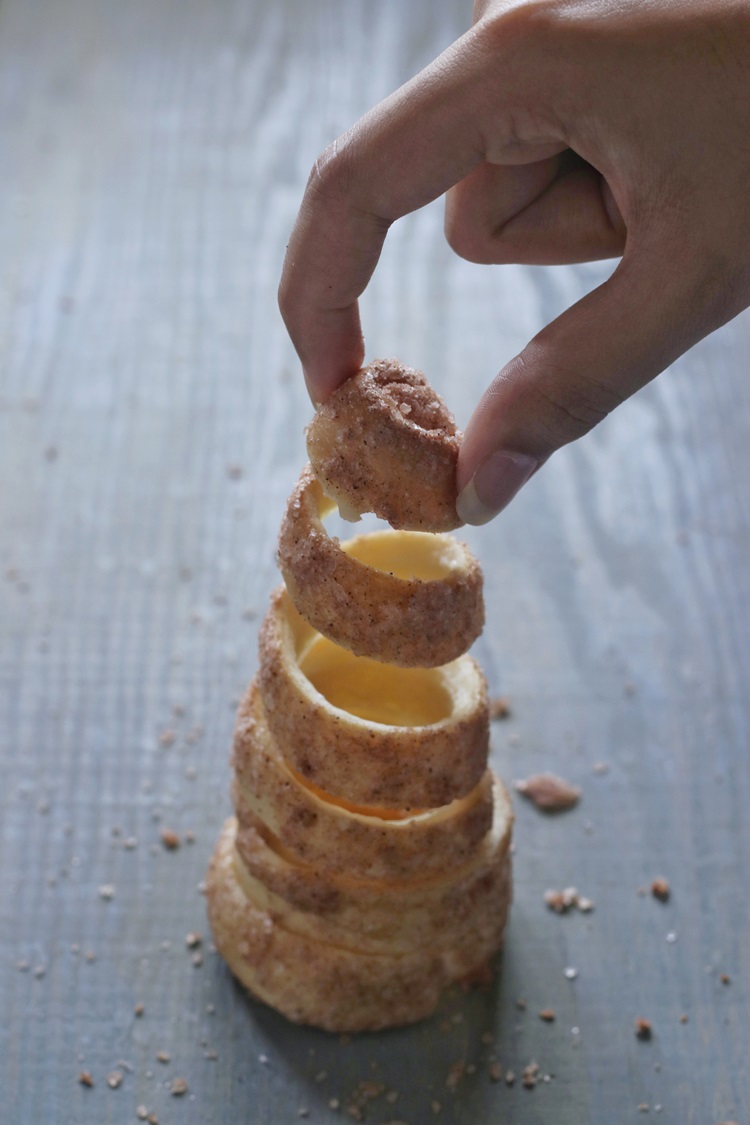 Kürtőskalács or Chimney Cakes - My Diverse Kitchen - A Vegetarian Blog