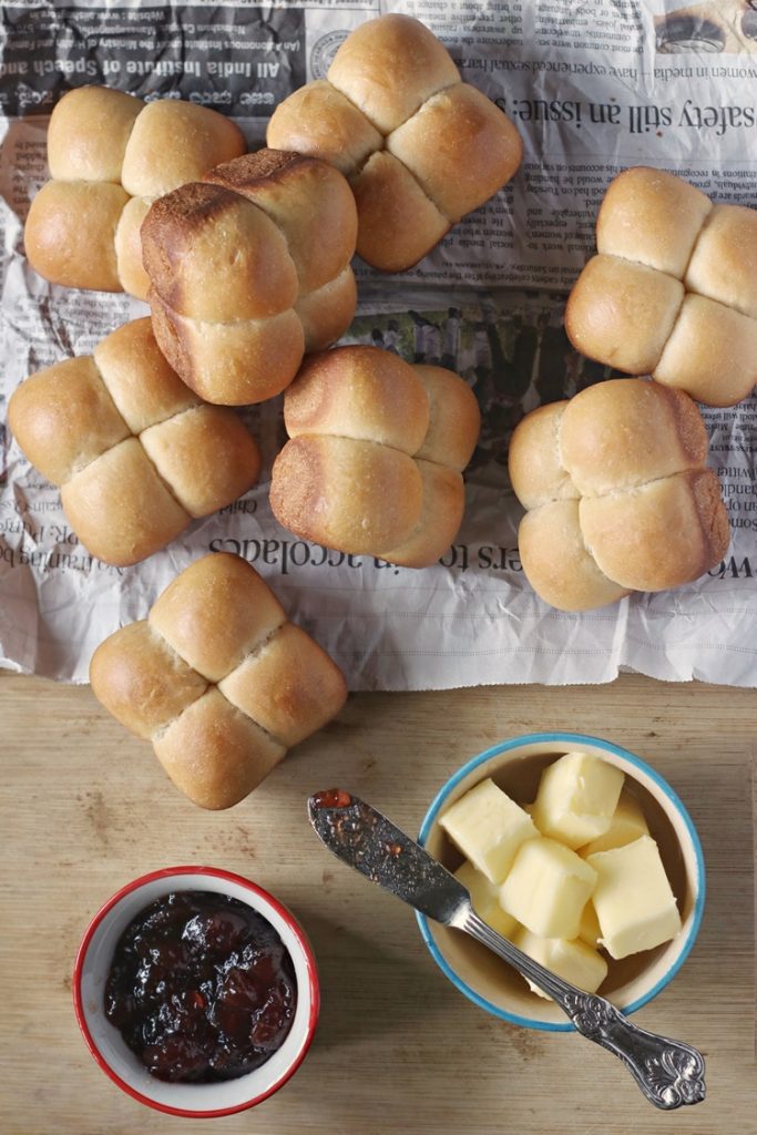 Milky Cloverleaf Rolls - My Diverse Kitchen - A Vegetarian Blog